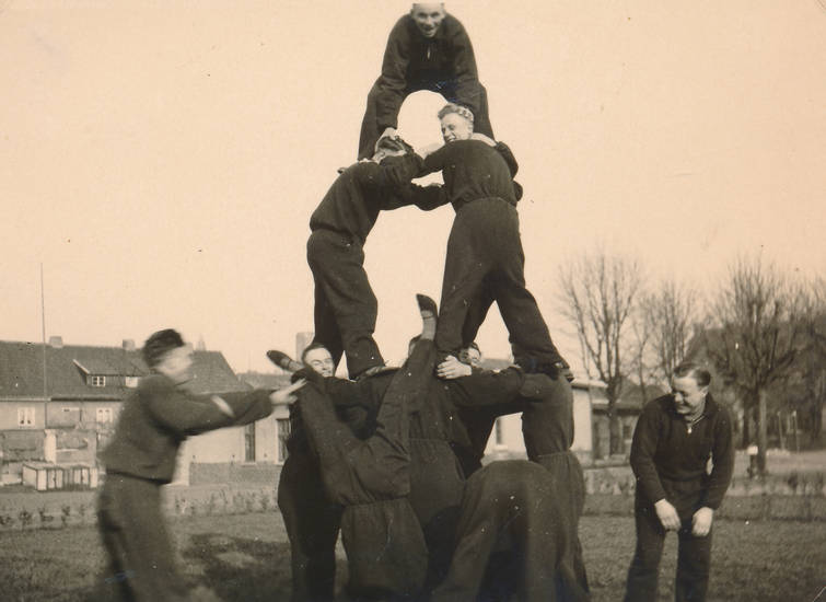 Menschliche Pyramide - WDR Digit