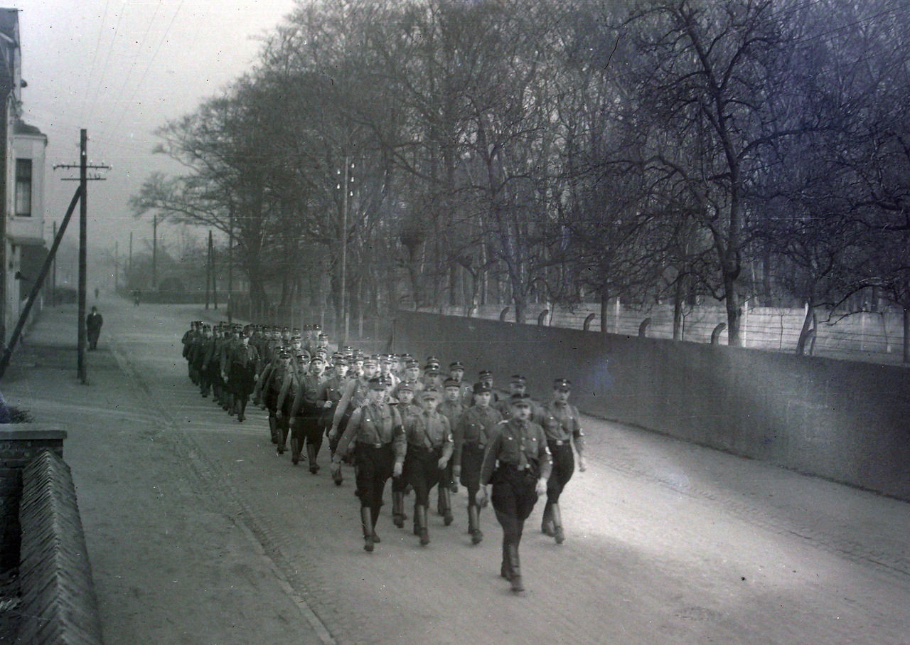 SA-Trupp marschiert - WDR Digit