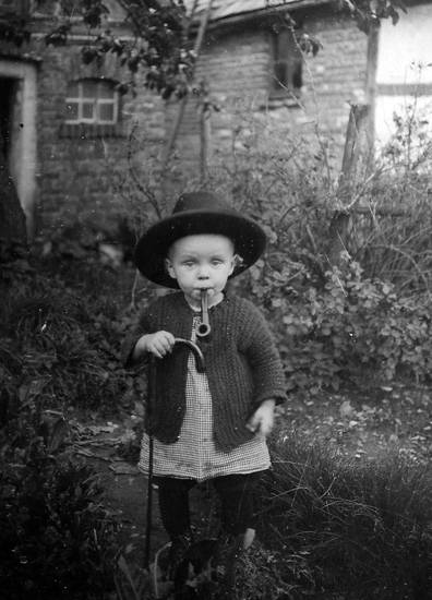 Junge mit Pfeife - WDR Digit