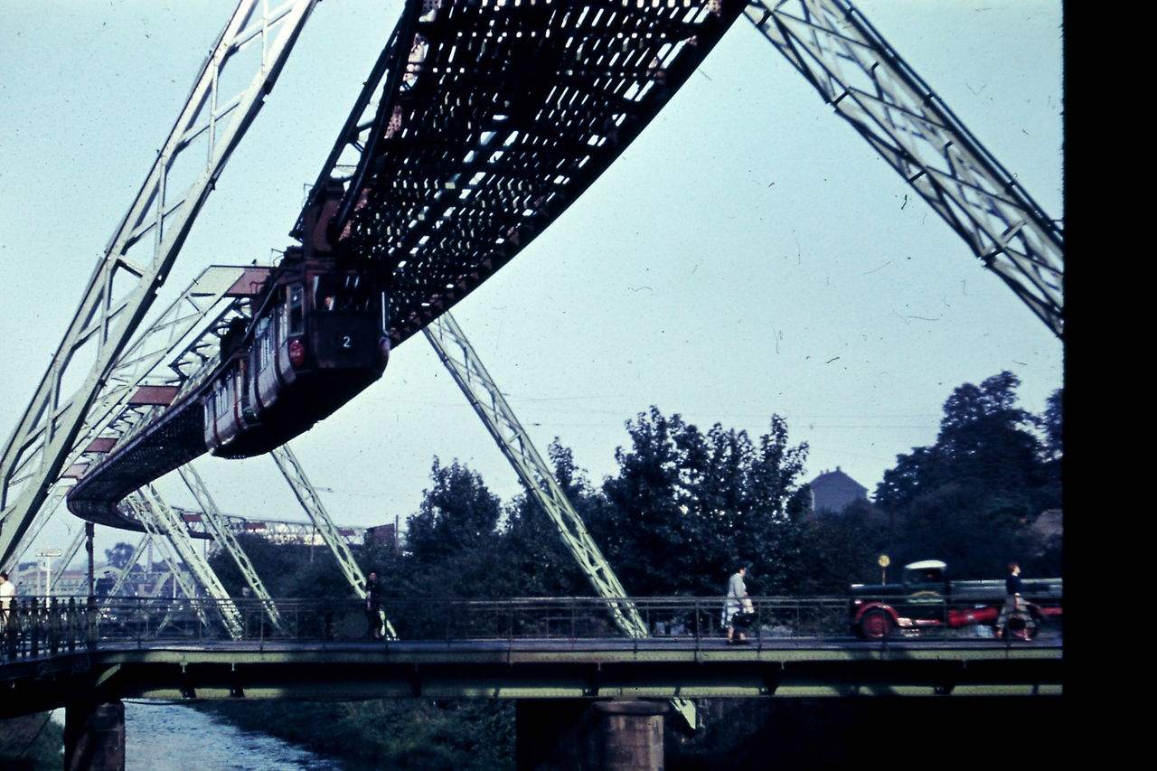 Schwebebahn in Wuppertal 1956 - WDR Digit