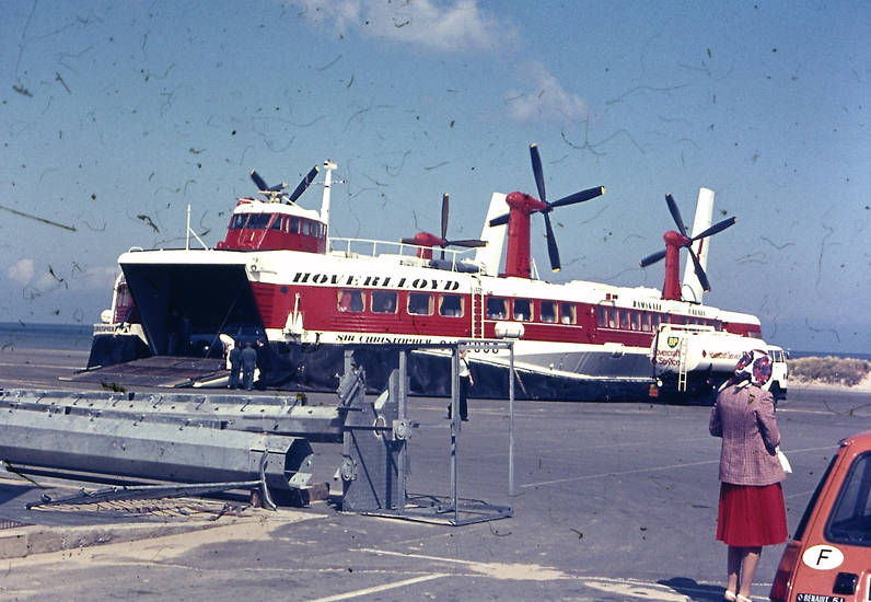 Hovercraft am Hoverport Calais - WDR Digit