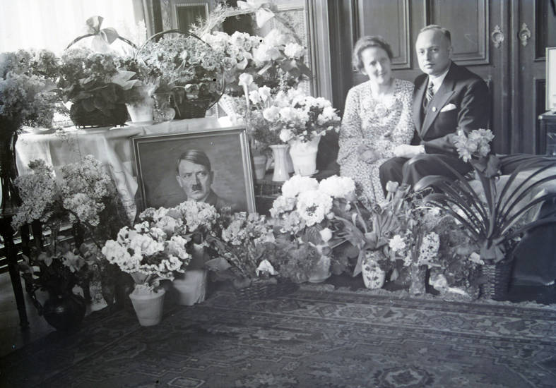 Blumen und Porträt - WDR Digit