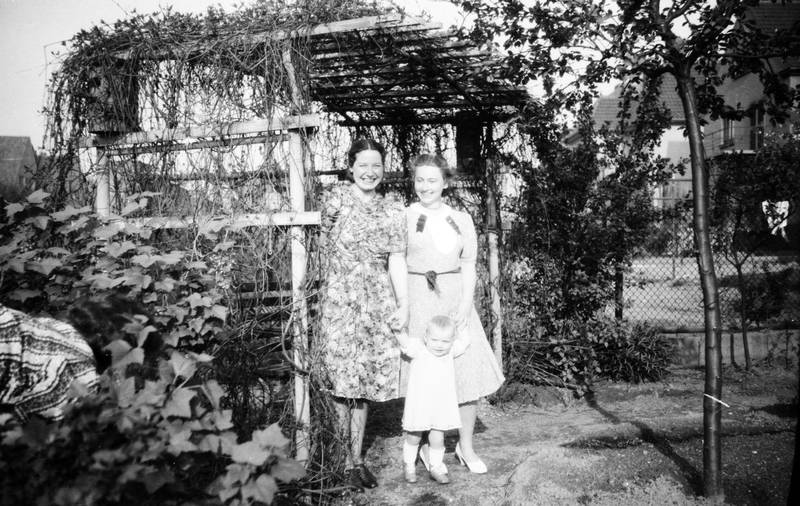 Im Garten an der Pergola - WDR Digit