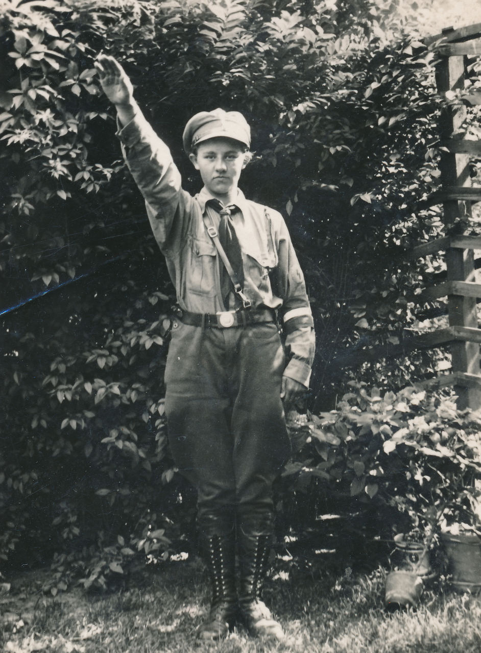 Hitlergruß - WDR Digit