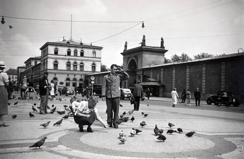 Tauben füttern am Odeonsplatz - WDR Digit