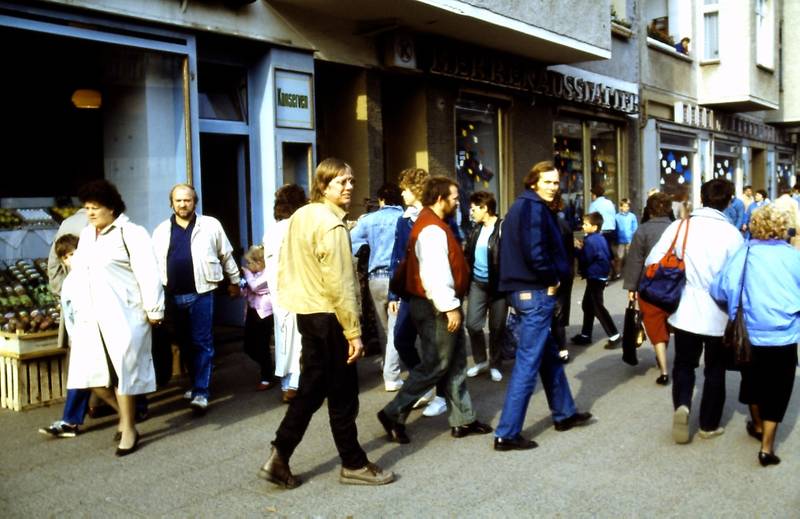 Bummeln auf Schönhauser Allee - WDR Digit