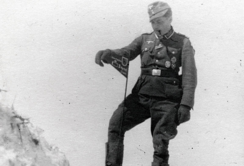 Feldwebel an dem Fähnchen - WDR Digit