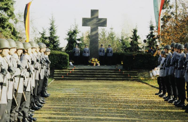 Aufstellung Heldengedenktag - WDR Digit