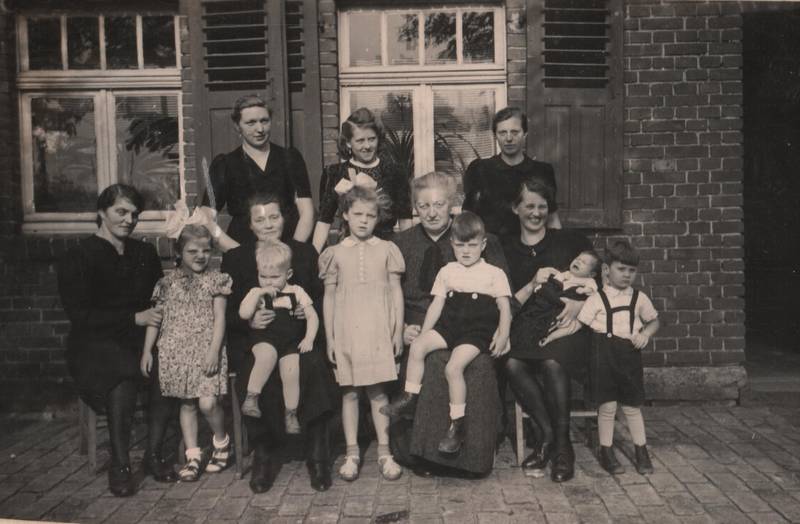 Großmütter mit der Familie - WDR Digit