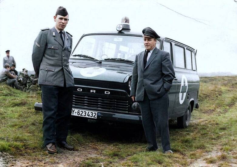 Bundeswehr Sanitätsfahrzeug - WDR Digit